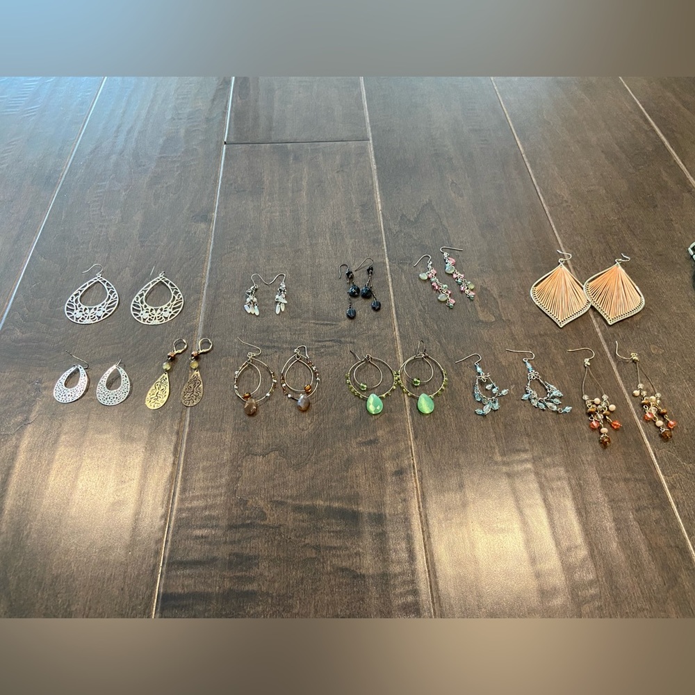 Huge Collection Of 11 Pairs Of Beautiful Earrings! - Gem